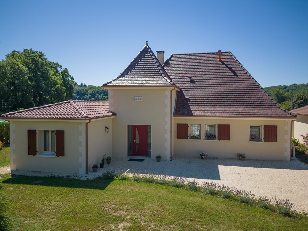 Une maison plain-pied à l’architecture typiquement périgourdine • Les ...